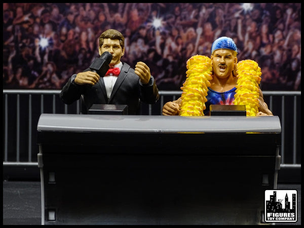 Black & Gray Commentator Table Playset For WWE & AEW Wrestling Figures ...